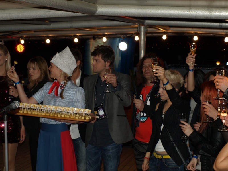 Gallery: The Dutch party on 6 May 2011 in Düsseldorf - EuroVisionary ...